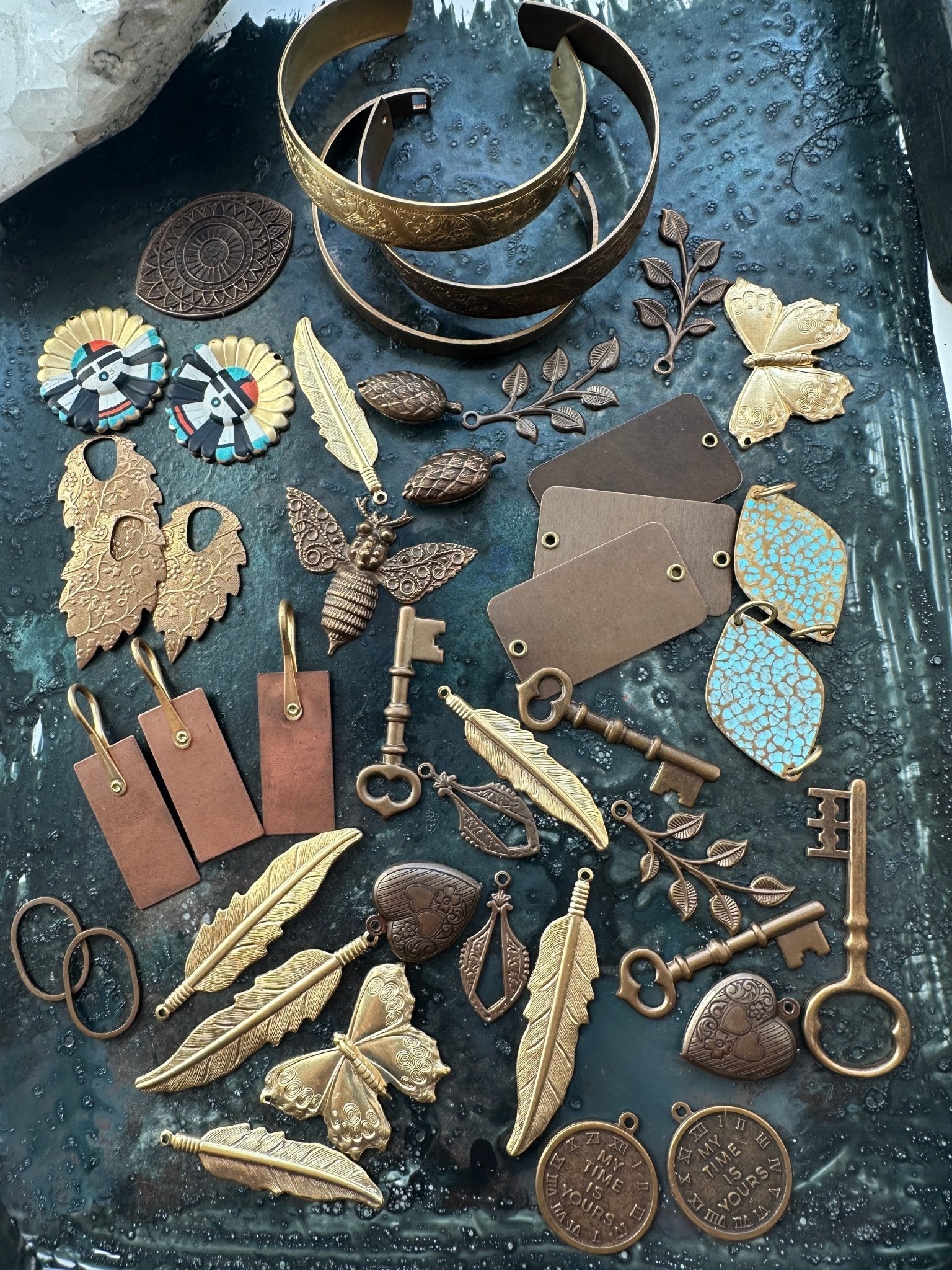 Corian’s Picks! Warehouse Monthly Loot Subscription – Vintaj Live Shop